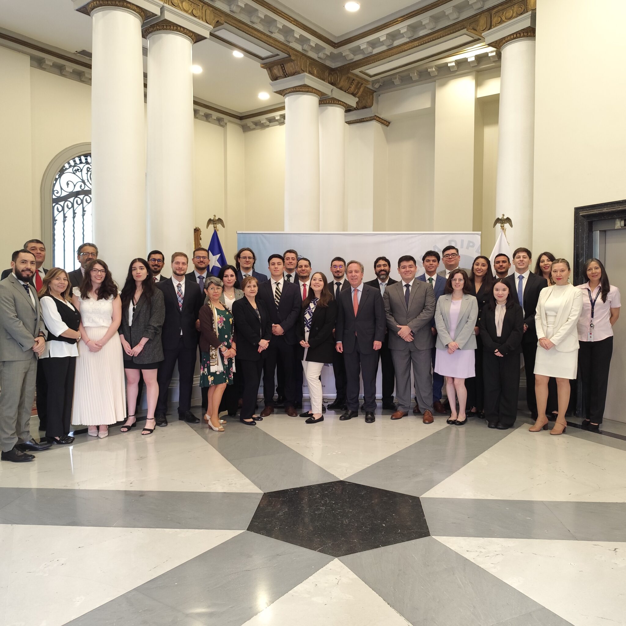 La Academia Diplomática de Chile “Andrés Bello” le da la bienvenida a ...